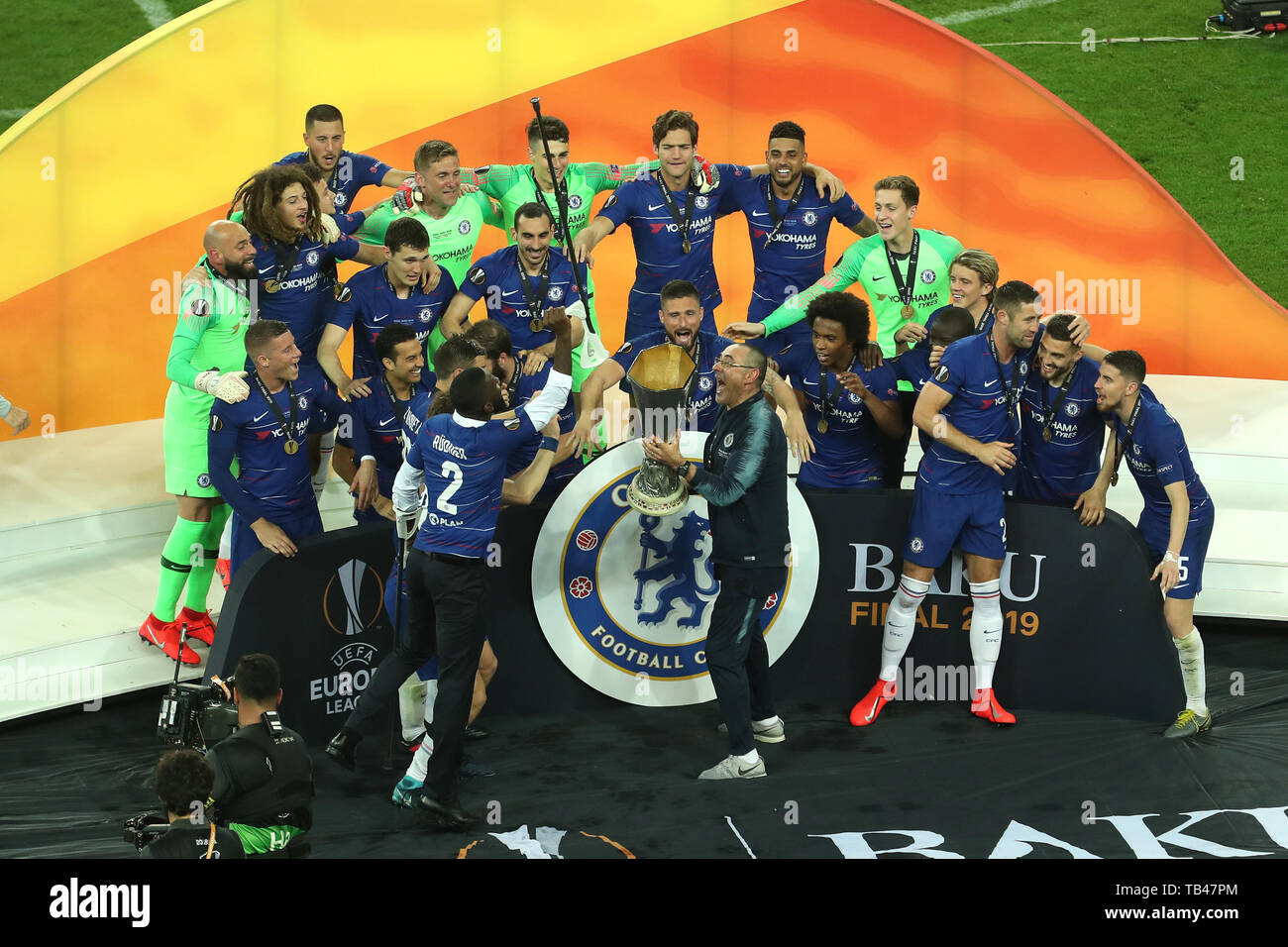 Chelsea players celebrate with the trophy during the UEFA Europa League ...