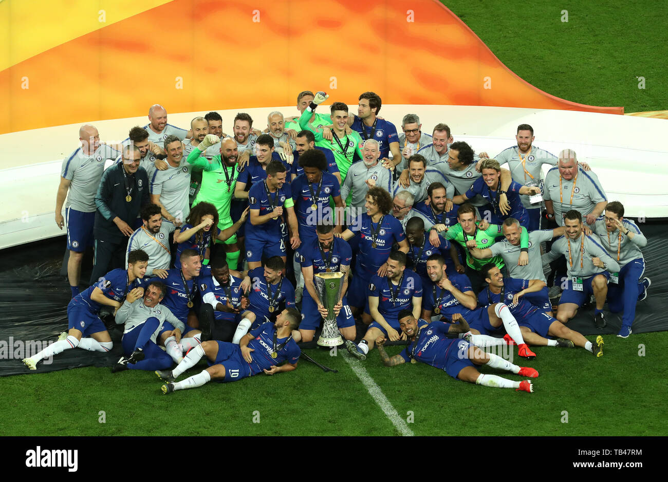 Chelsea celebrate with the trophy during the UEFA Europa League final ...