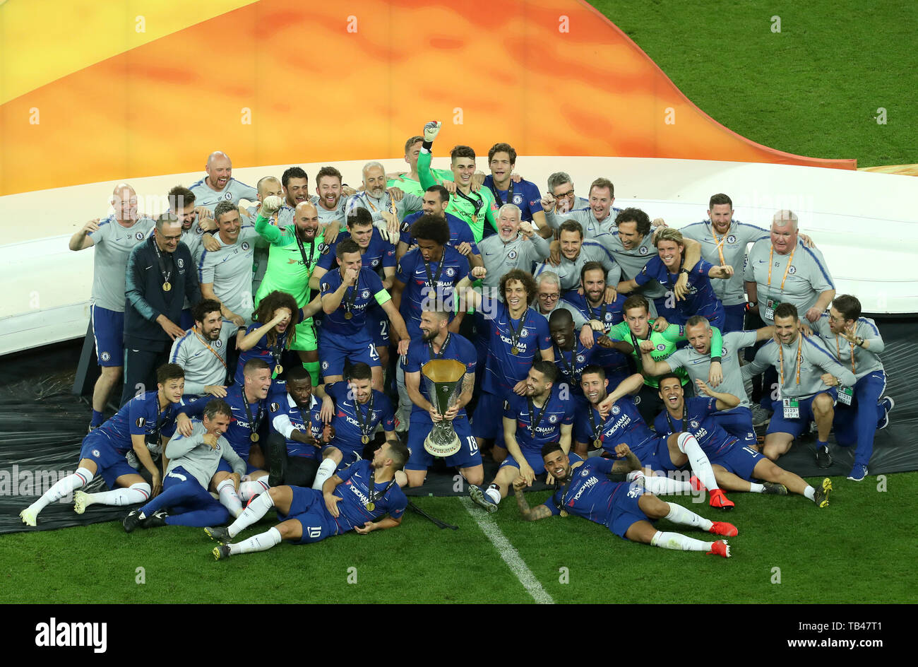 Chelsea celebrate with the trophy during the UEFA Europa League final ...
