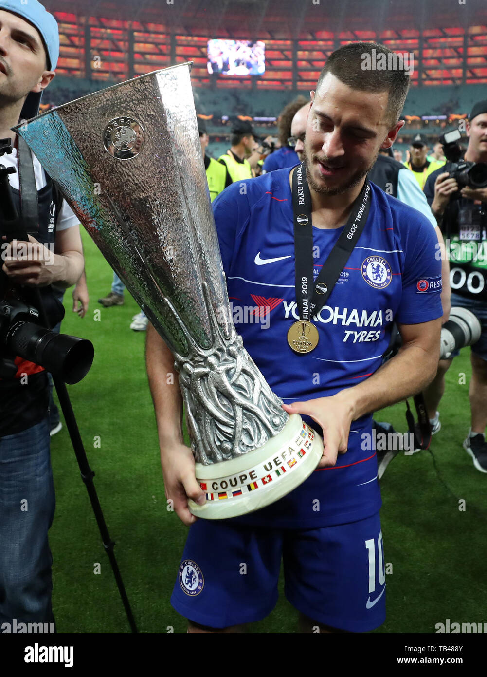 Chelsea's Eden Hazard celebrates with the trophy after winning the UEFA ...
