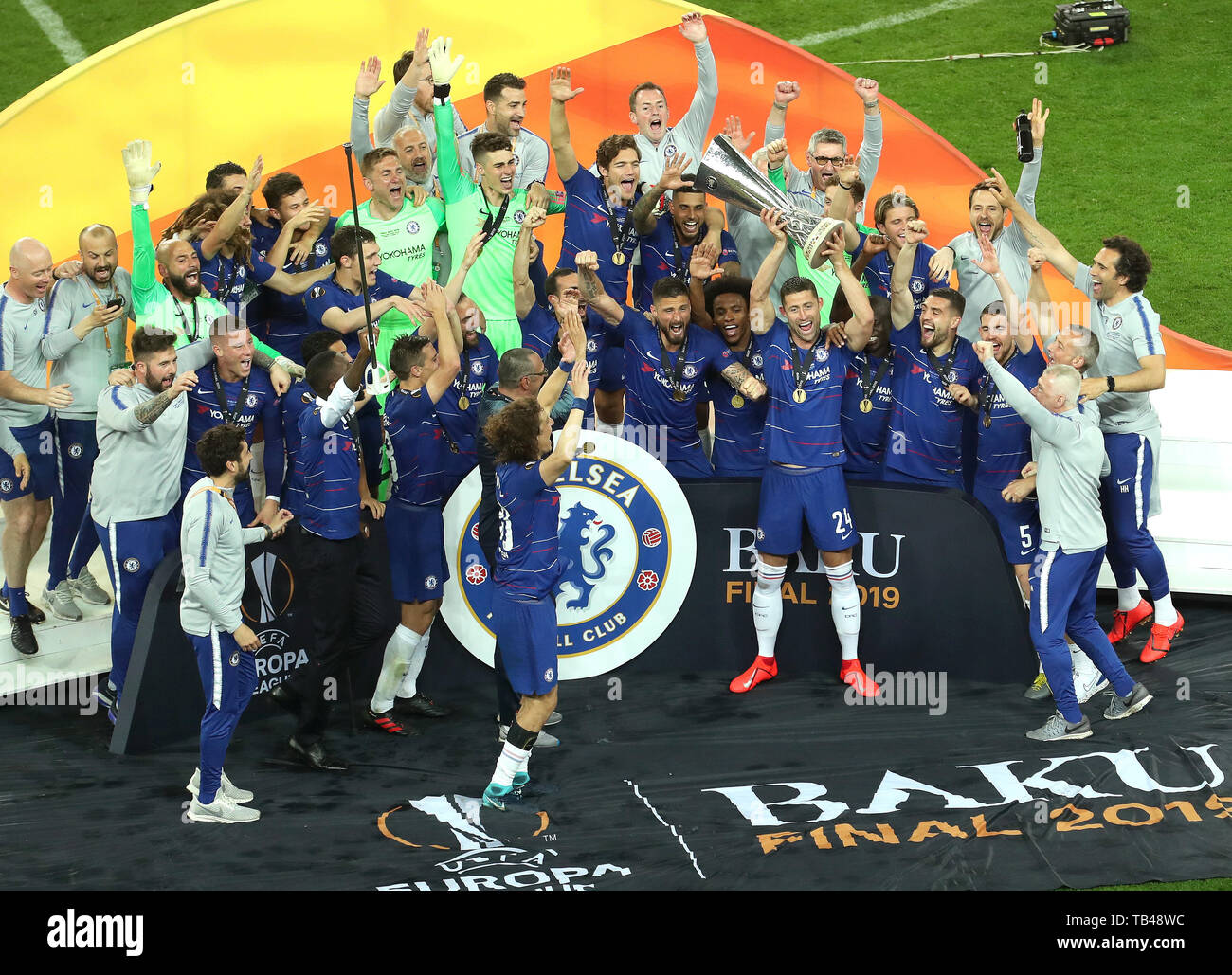 Chelsea players celebrate with the trophy during the UEFA Europa League ...
