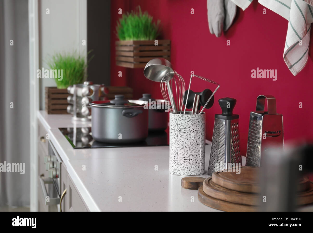 Different kitchen utensils ladle hi-res stock photography and images ...