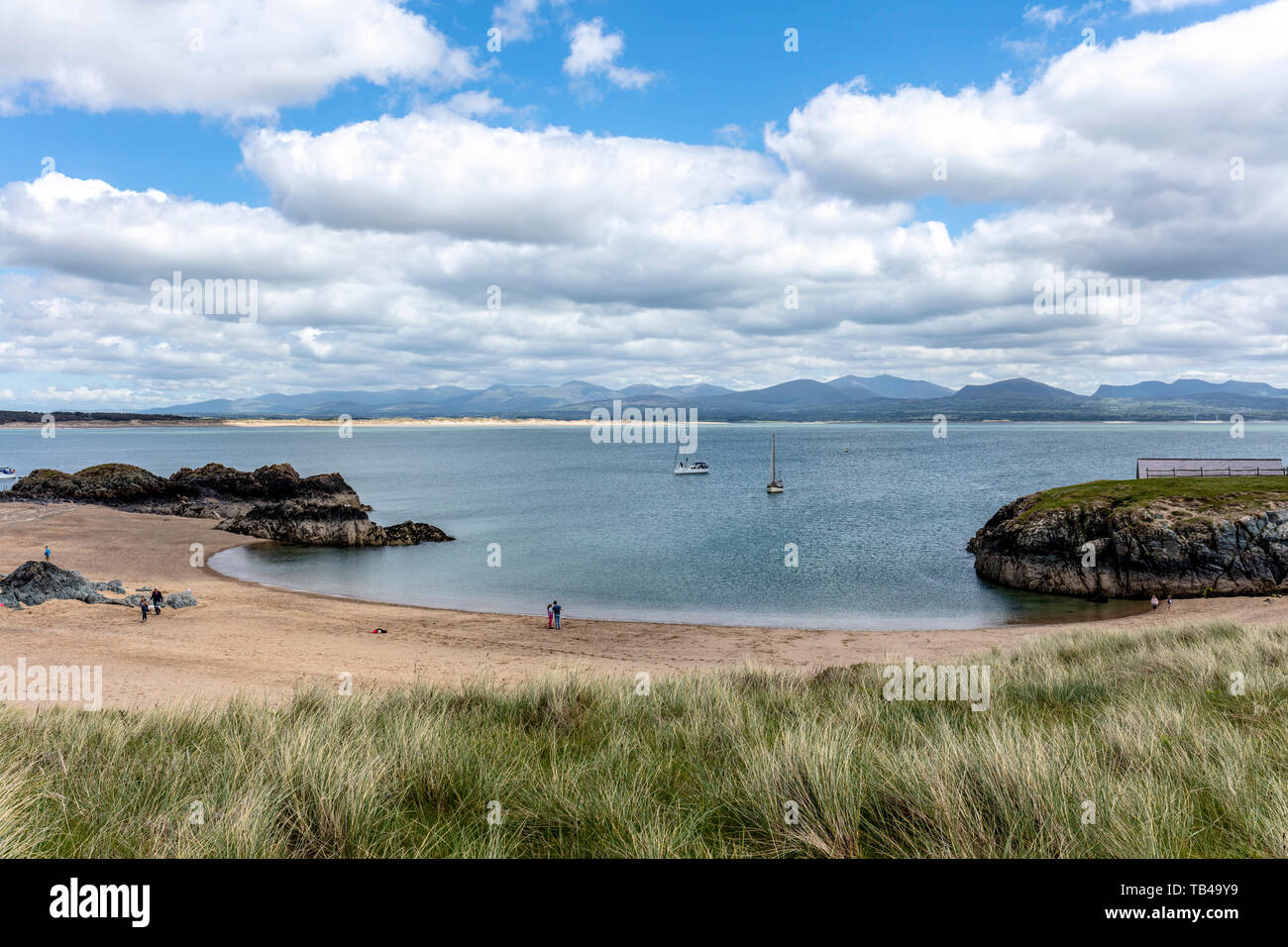 Llanddwyn island beach hi-res stock photography and images - Alamy