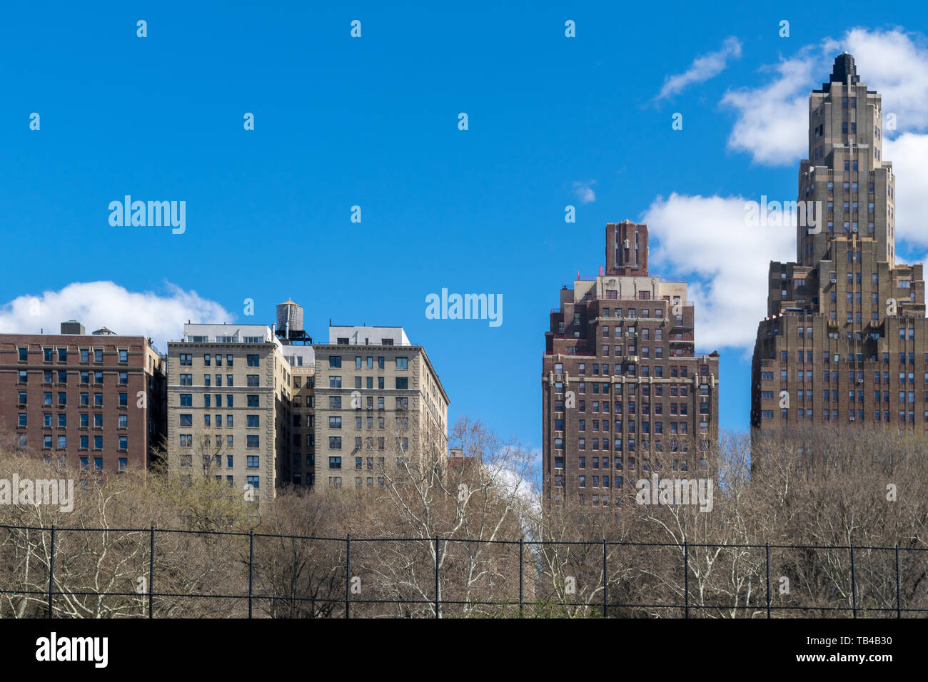 Old tall buildings along New York City's Hudson River Promenade Stock ...