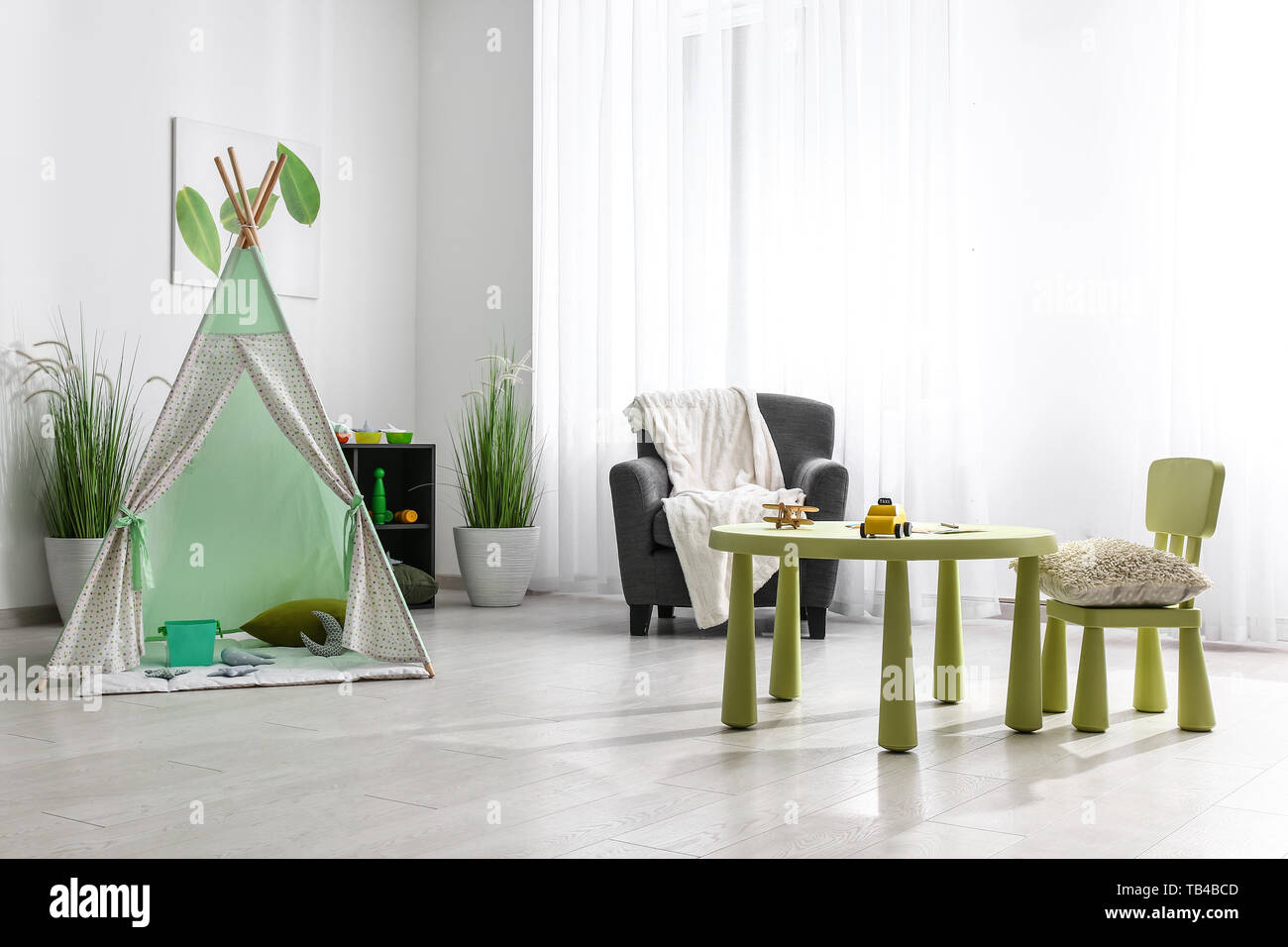 Cozy kids hi-res stock photography and images - Alamy