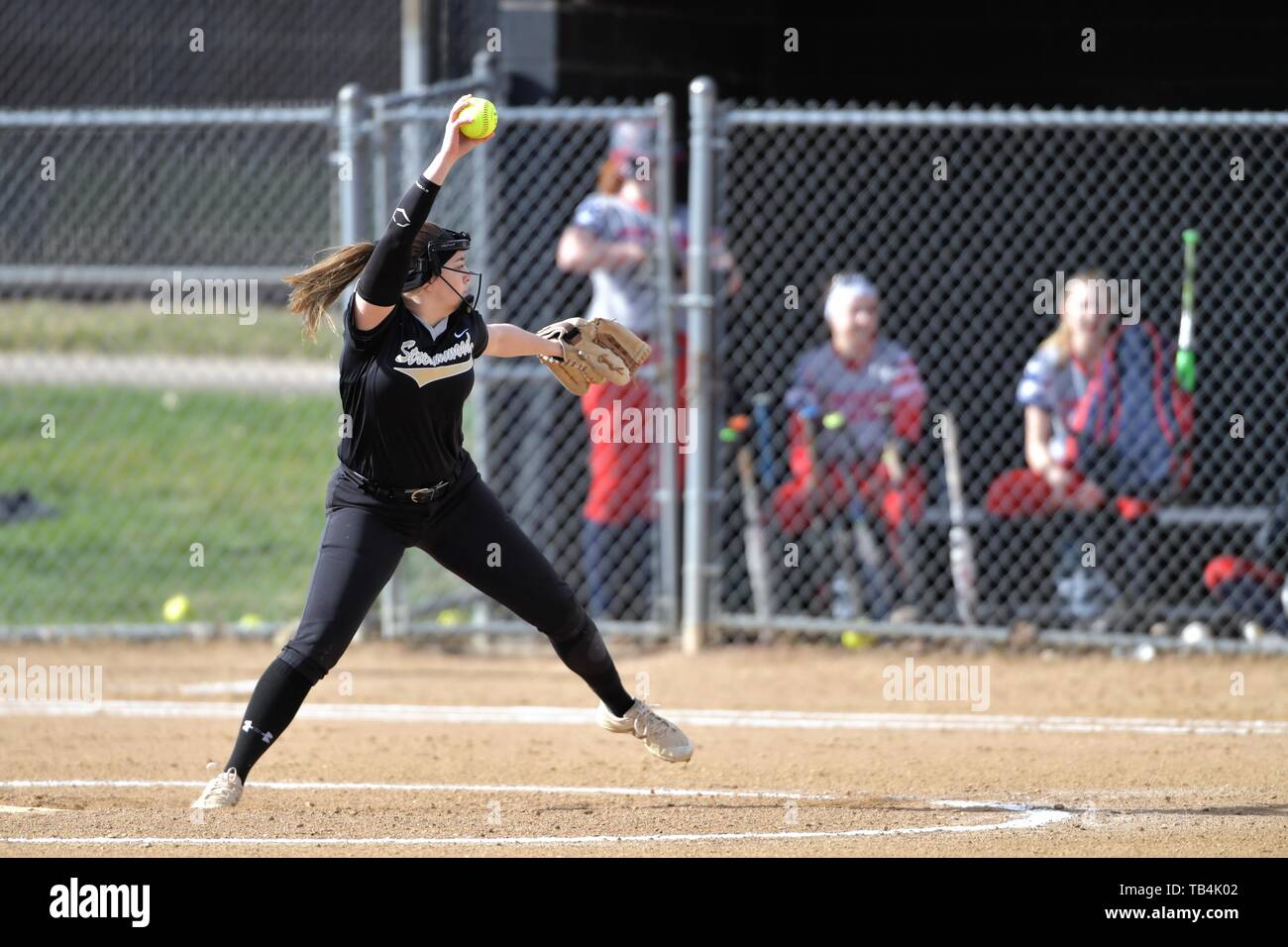 Softball pitch hi-res stock photography and images - Alamy