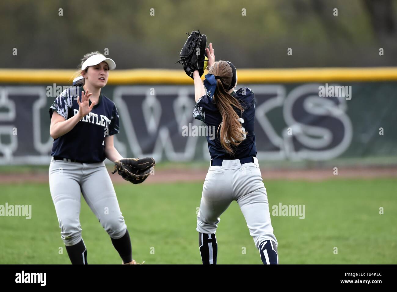 Outfielder catching hi-res stock photography and images - Alamy
