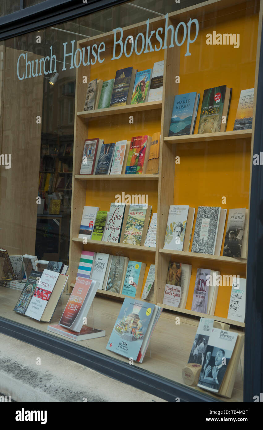 Bookshop window hi-res stock photography and images - Alamy