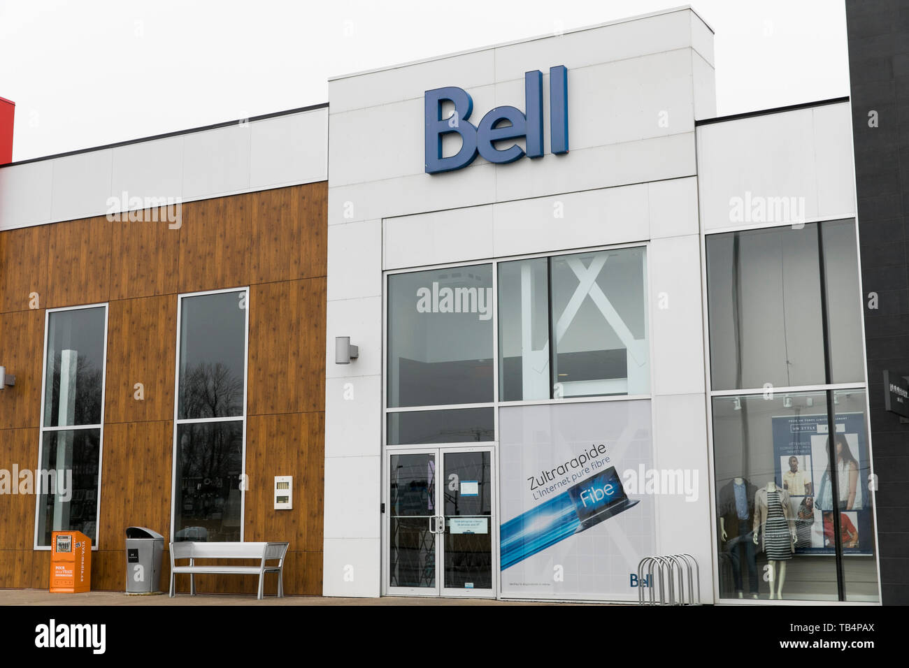 Bell canada hi-res stock photography and images - Alamy
