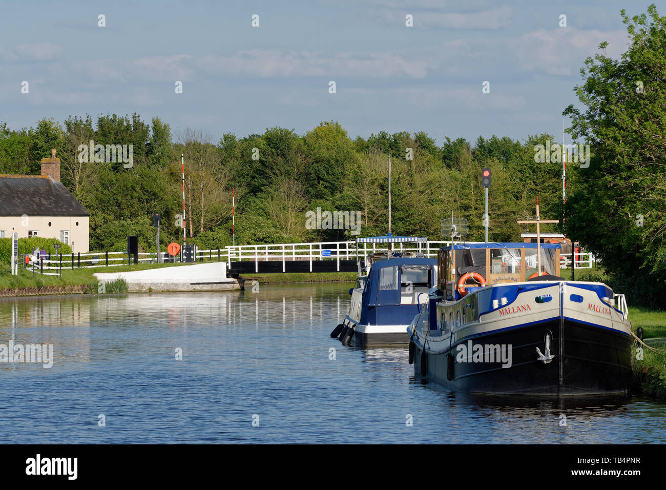 Mallana moored at Purton Lower Bridge, Gloucester Sharpness Canal Stock ...