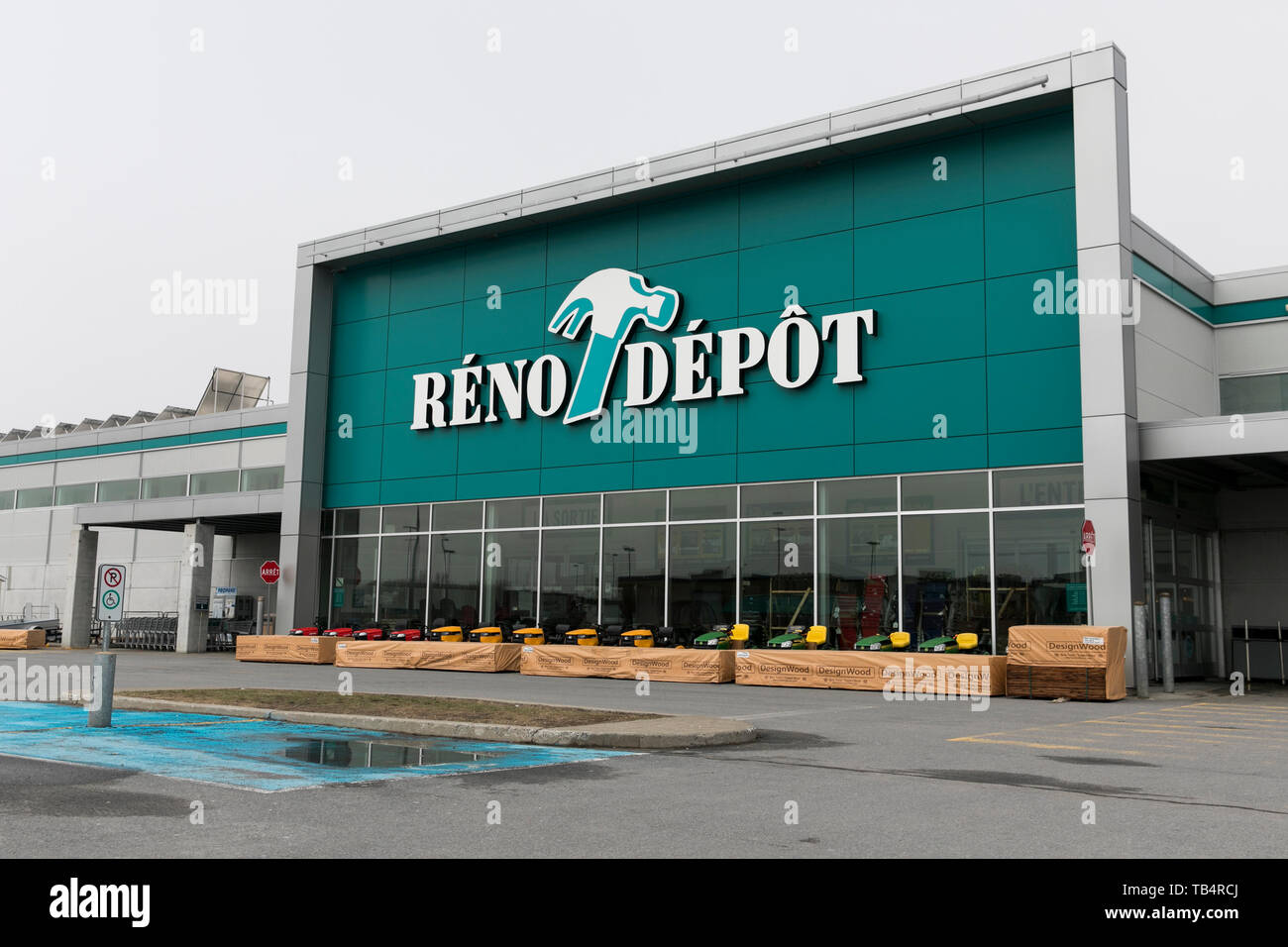 Reno depot hi-res stock photography and images - Alamy