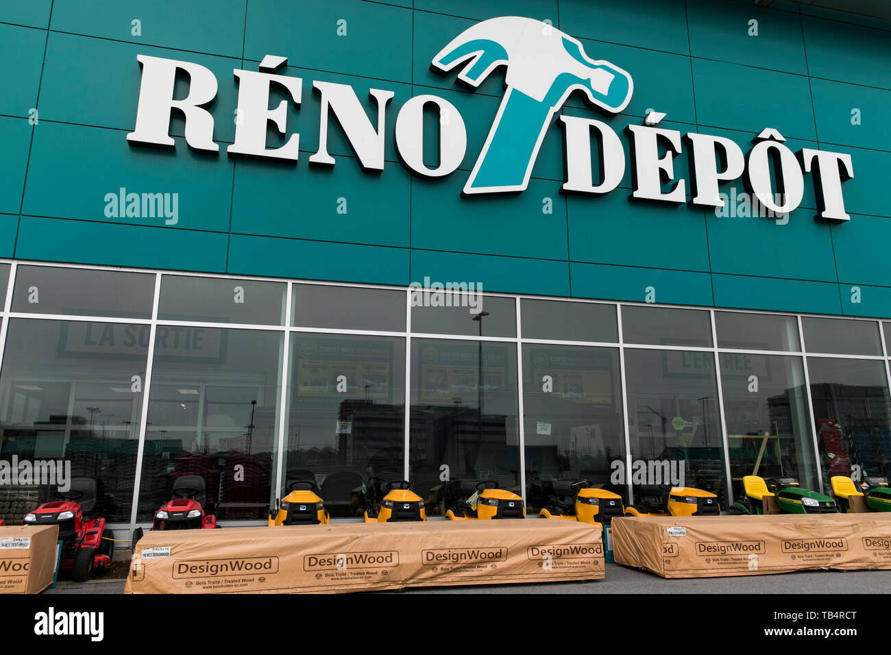 Reno depot hi-res stock photography and images - Alamy
