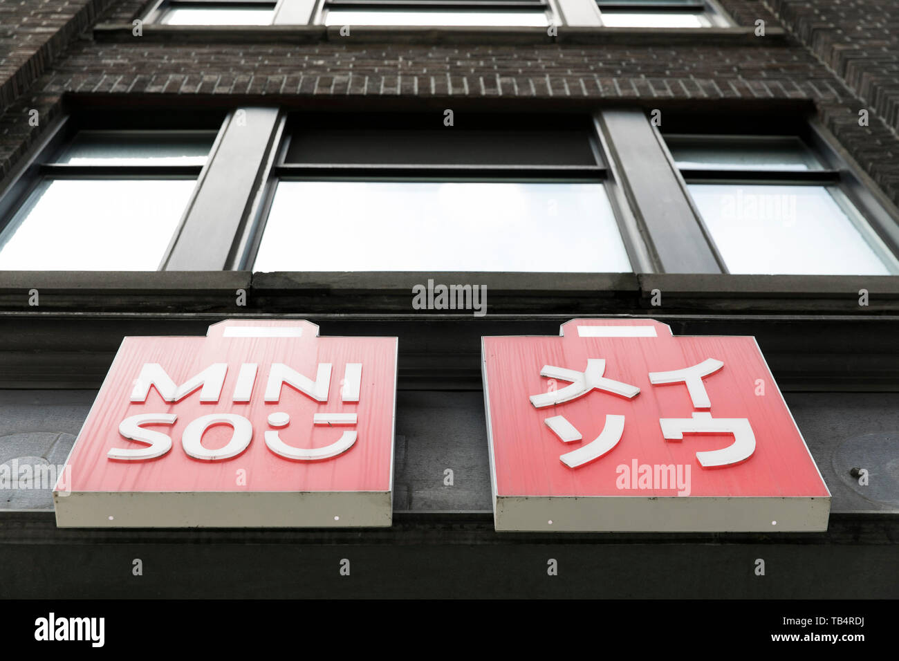 Miniso logo hi-res stock photography and images - Alamy