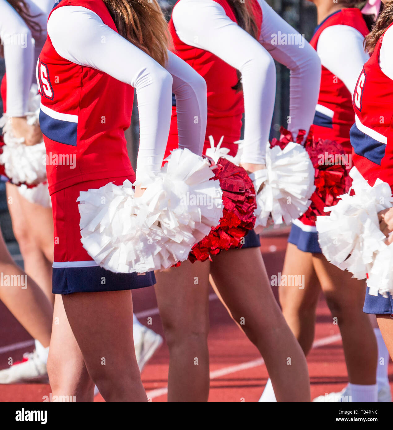 High school cheerleader performing hi-res stock photography and images ...