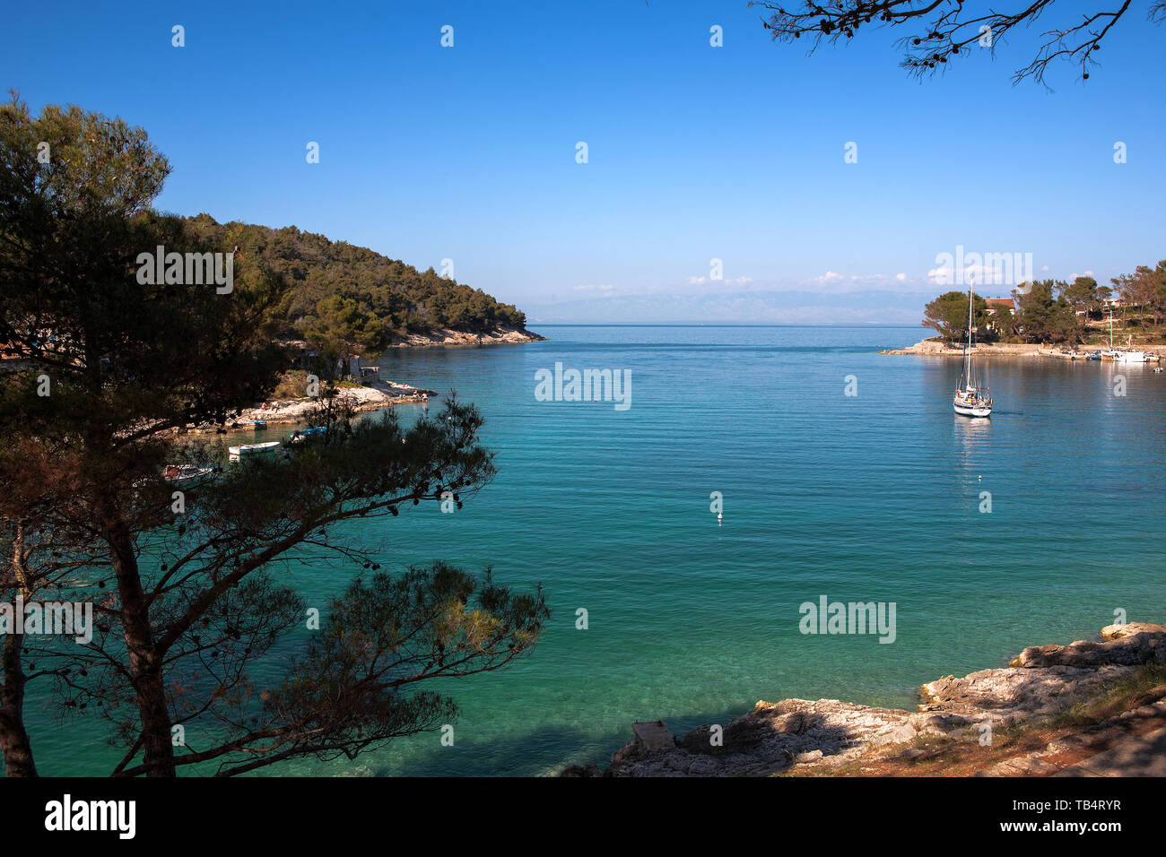 Uvala Baldarka, a pretty little bay on the eastern shores of the island ...