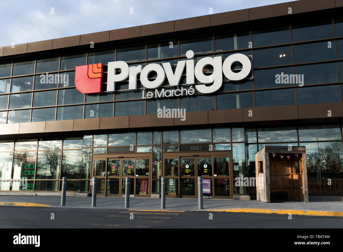 Provigo sign hi-res stock photography and images - Alamy