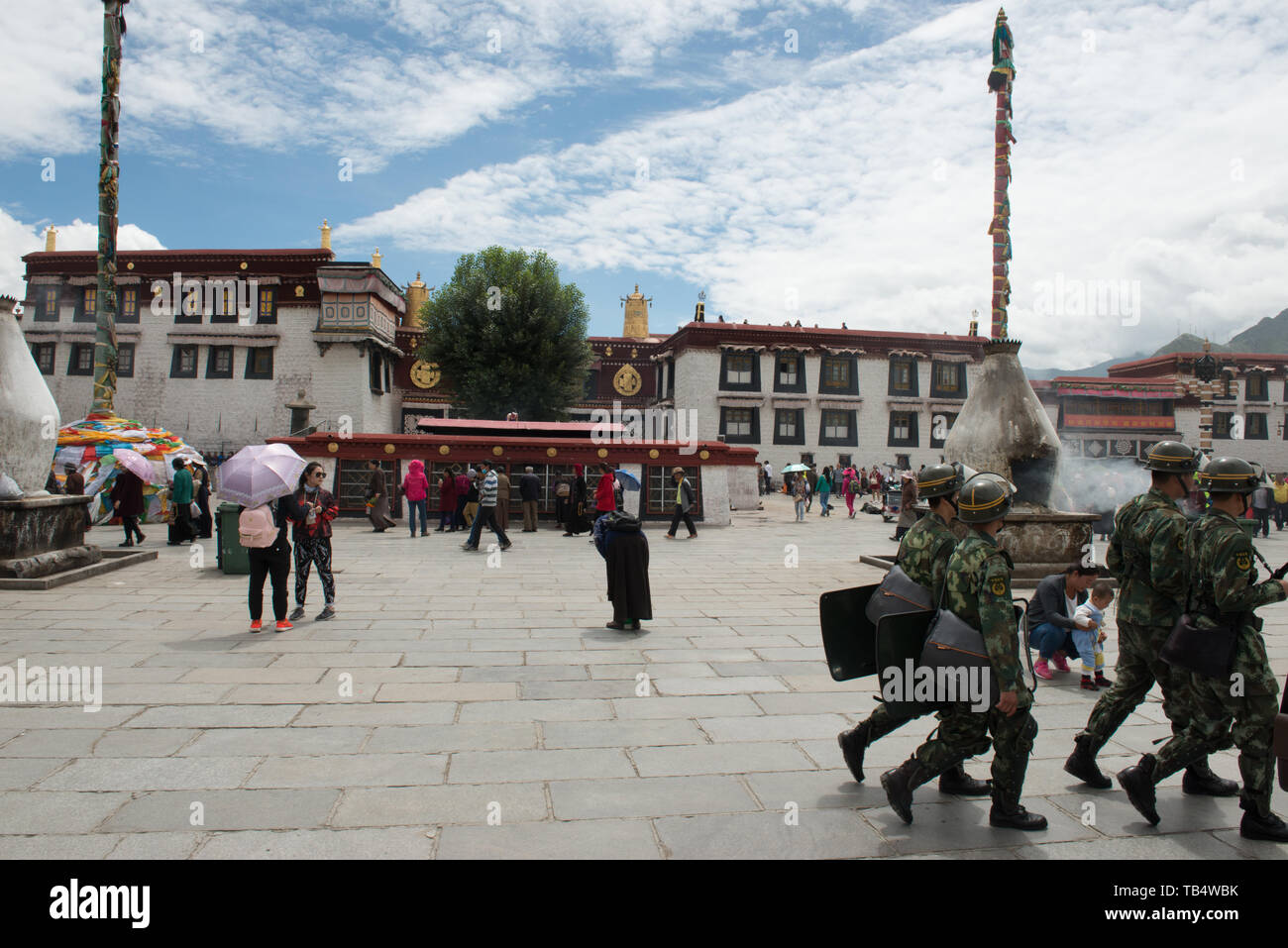 Barkhor square hi-res stock photography and images - Alamy