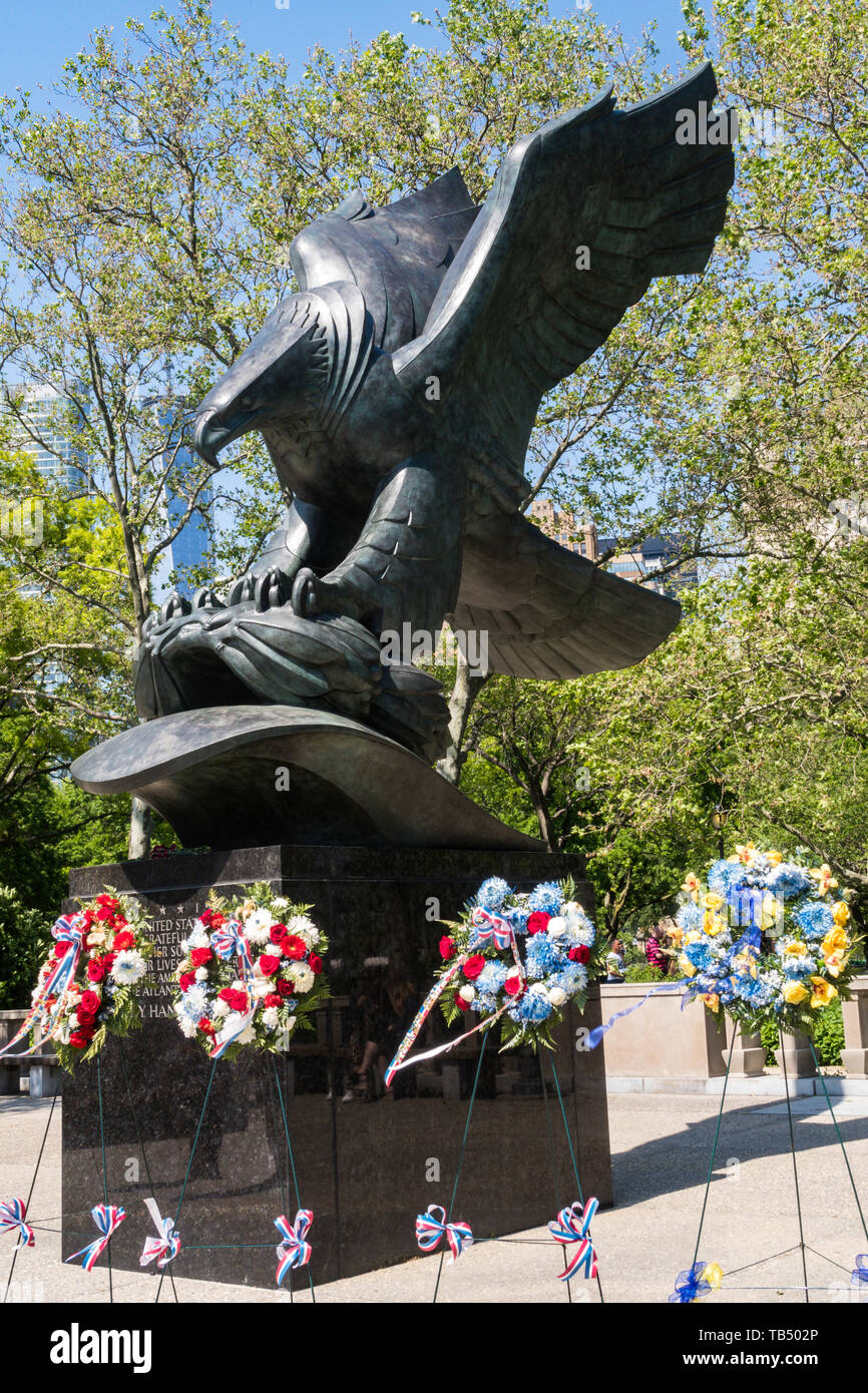 Bronze Eagle and Wreath Statue, East Coast War Memorial, Battery Park ...