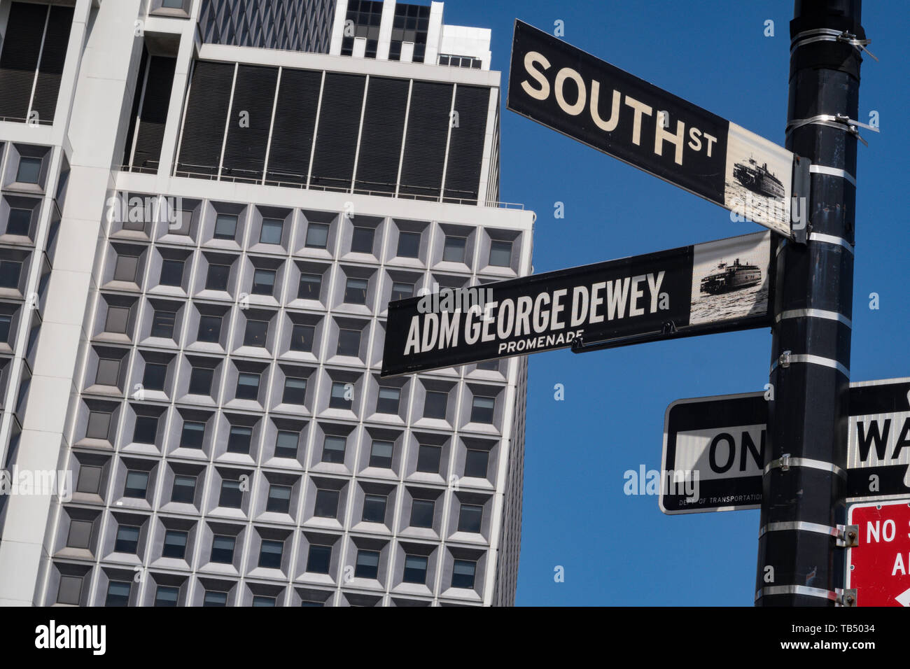 South battery street hi-res stock photography and images - Alamy