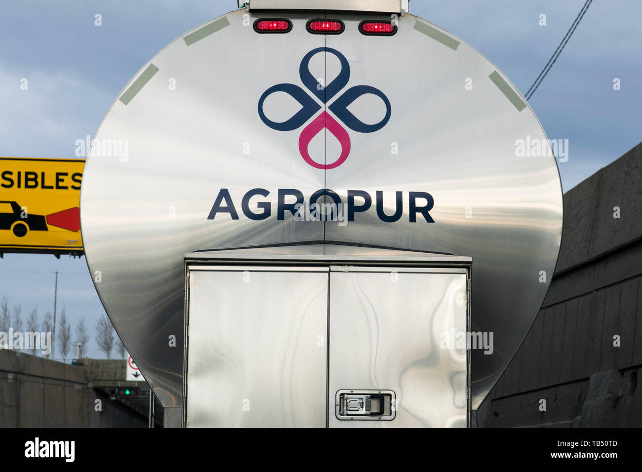 Cooperative Business Logo