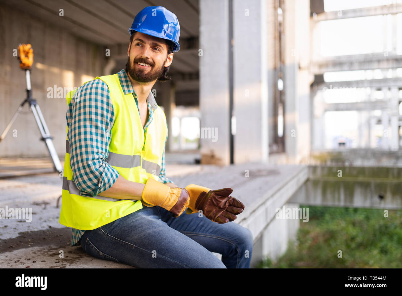 Attractive men building site hi-res stock photography and images - Alamy