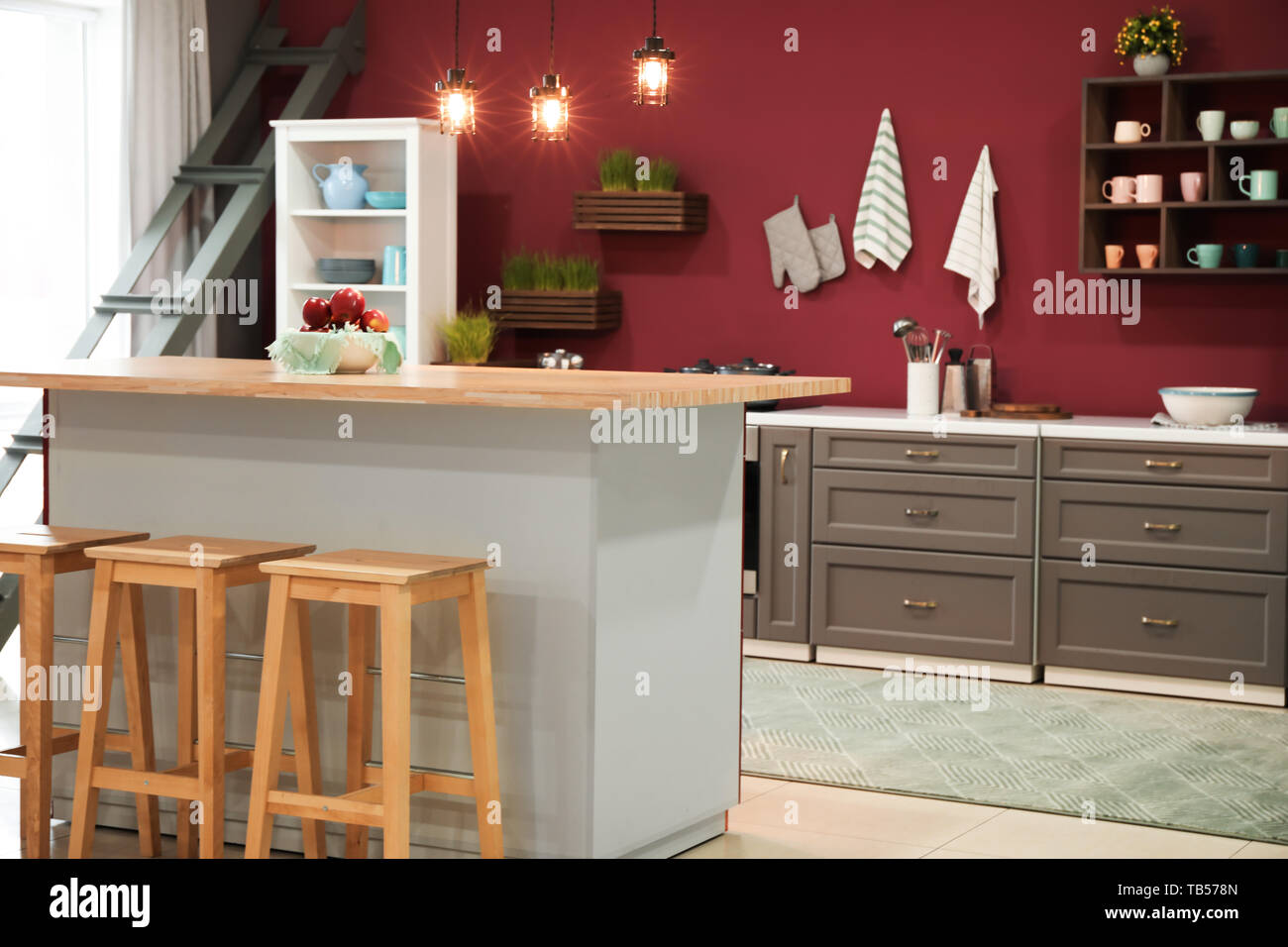 Interior of modern comfortable kitchen Stock Photo - Alamy