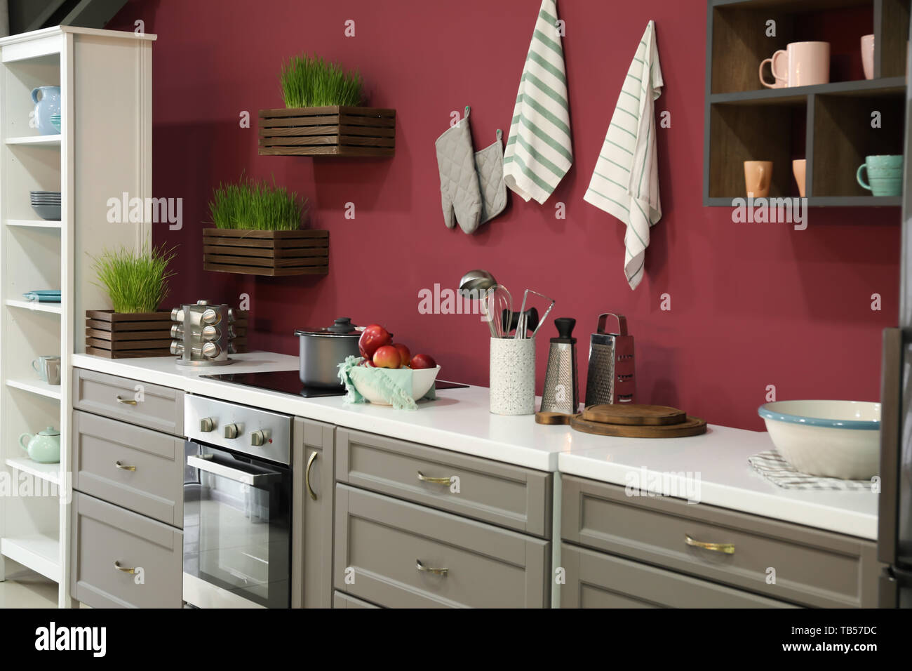 Interior of modern comfortable kitchen Stock Photo - Alamy