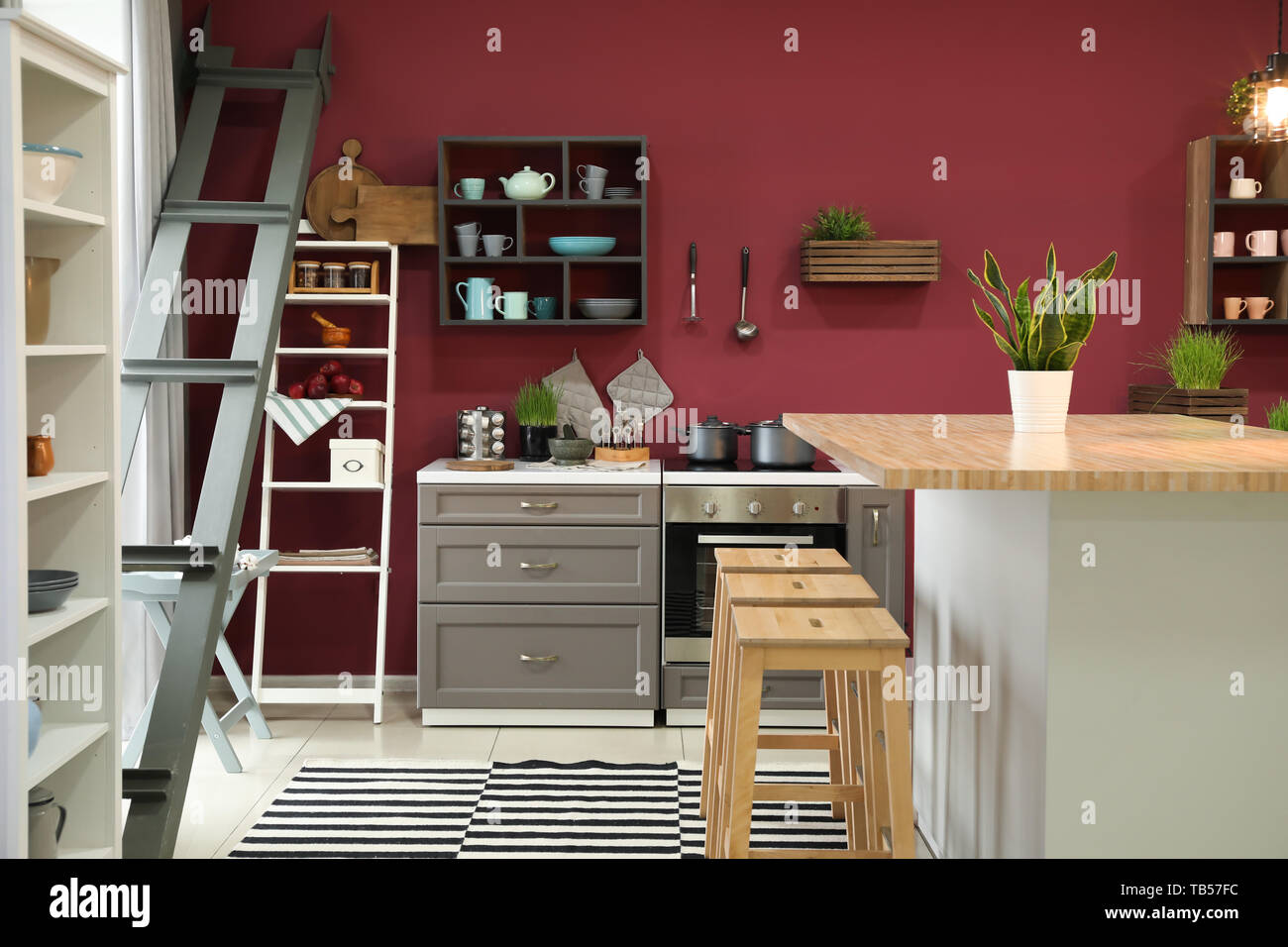 Interior of modern comfortable kitchen Stock Photo - Alamy