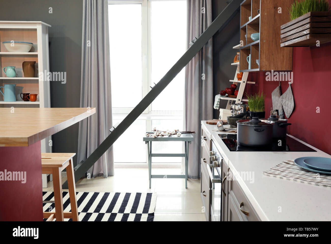 Interior of modern comfortable kitchen Stock Photo - Alamy