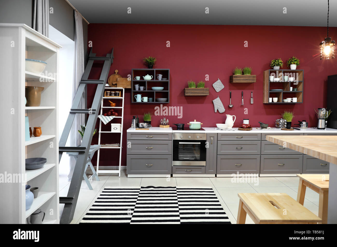 Interior of modern comfortable kitchen Stock Photo - Alamy
