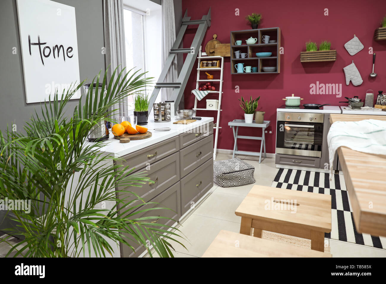 Interior of modern comfortable kitchen Stock Photo - Alamy