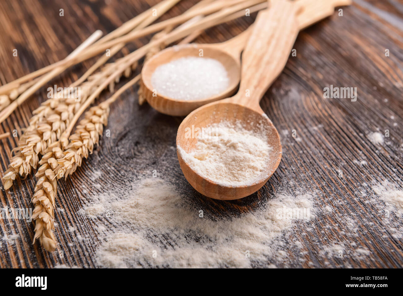 Making wooden spoons hi-res stock photography and images - Alamy