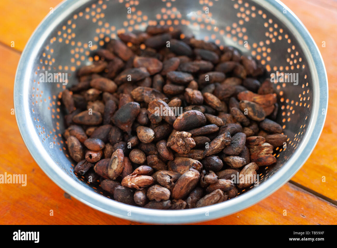 Roasting cocoa bean hi-res stock photography and images - Alamy