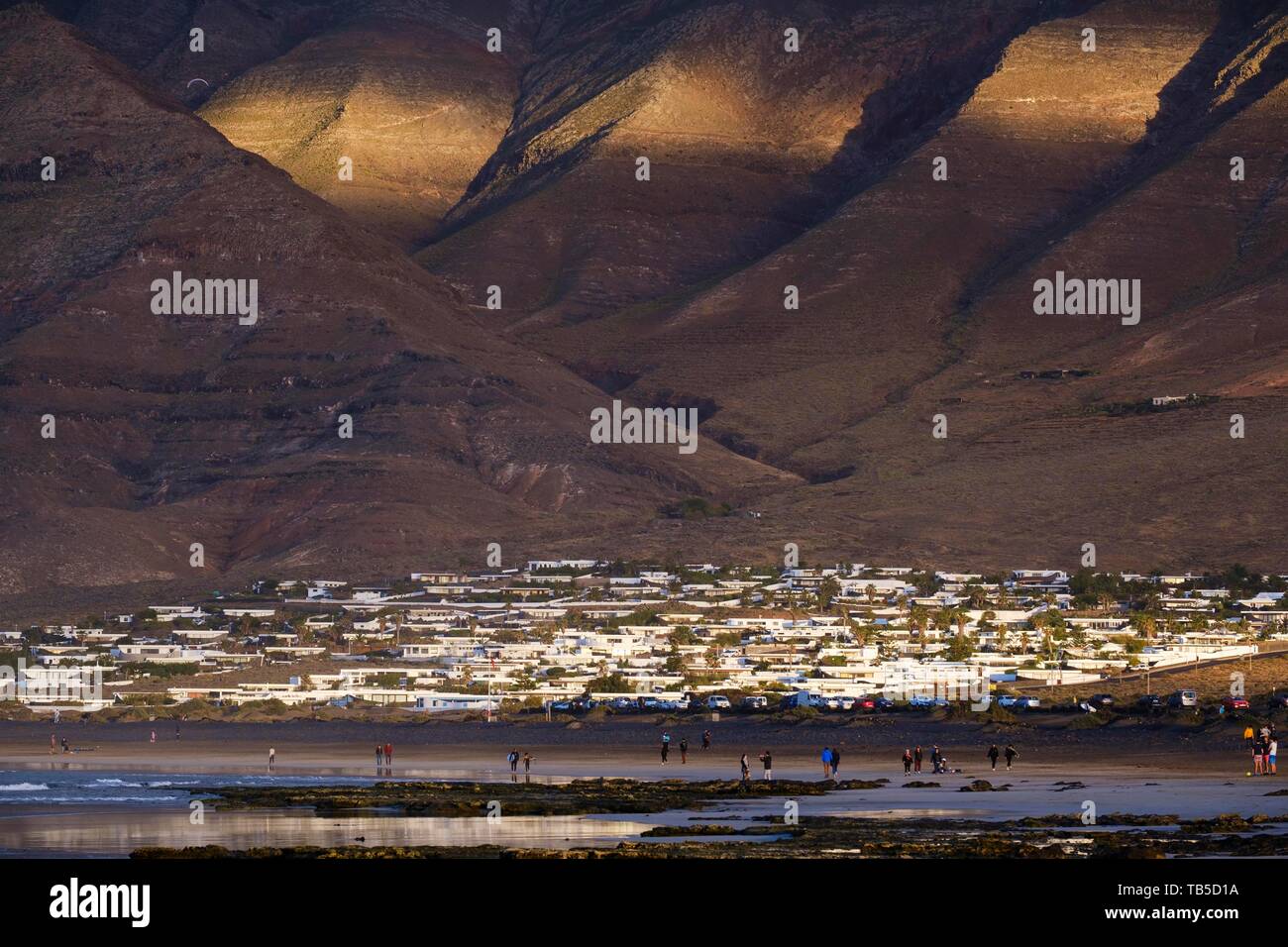 Famara bungalows hi-res stock photography and images - Alamy