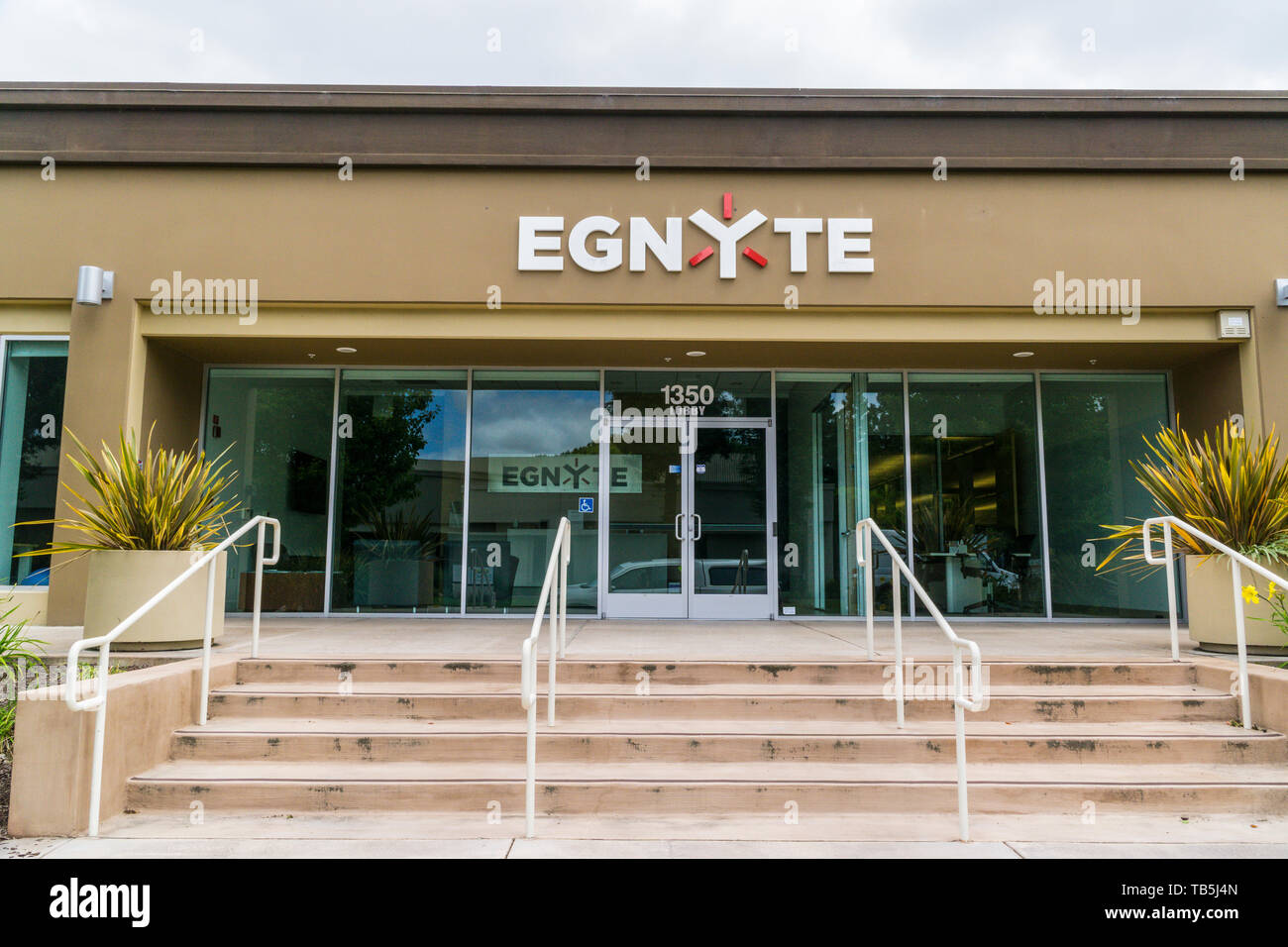 Unicorn logo hitech hi-res stock photography and images - Alamy