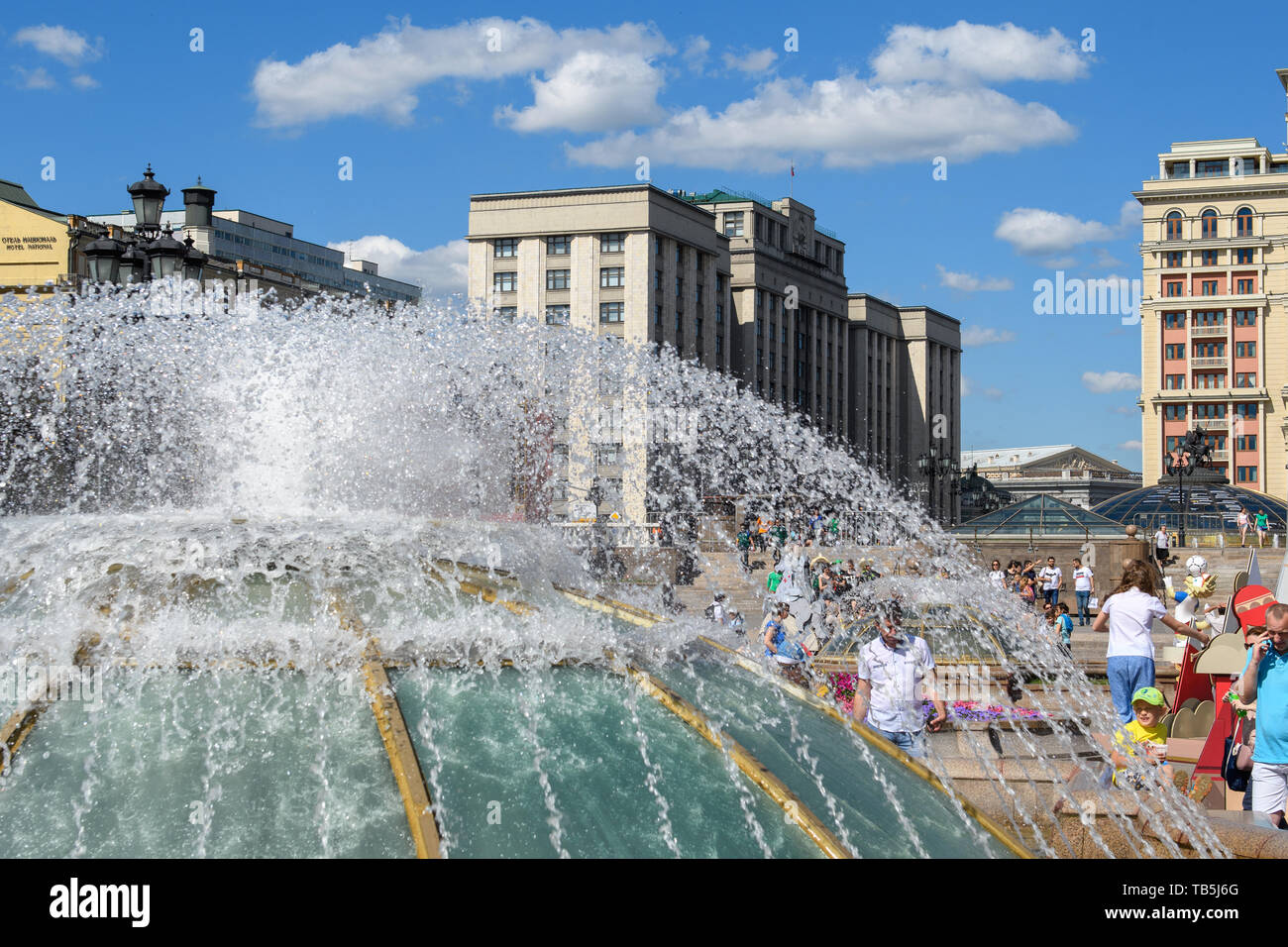 Hot weather garden hi-res stock photography and images - Alamy