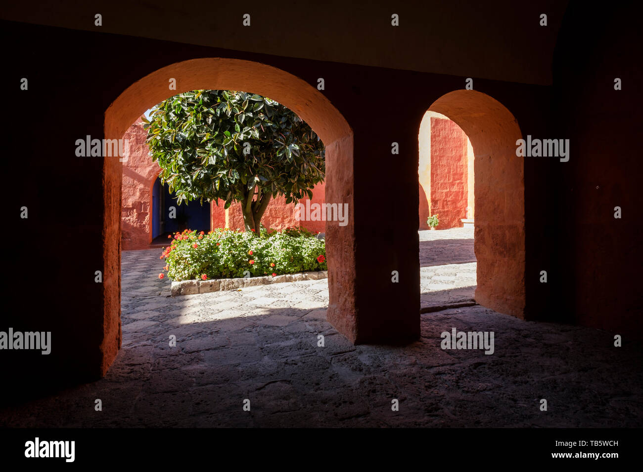 Claustro mayor hi-res stock photography and images - Alamy