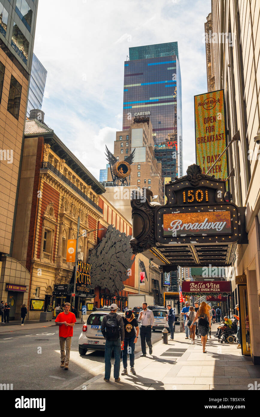 Paramount building new york hi-res stock photography and images - Alamy