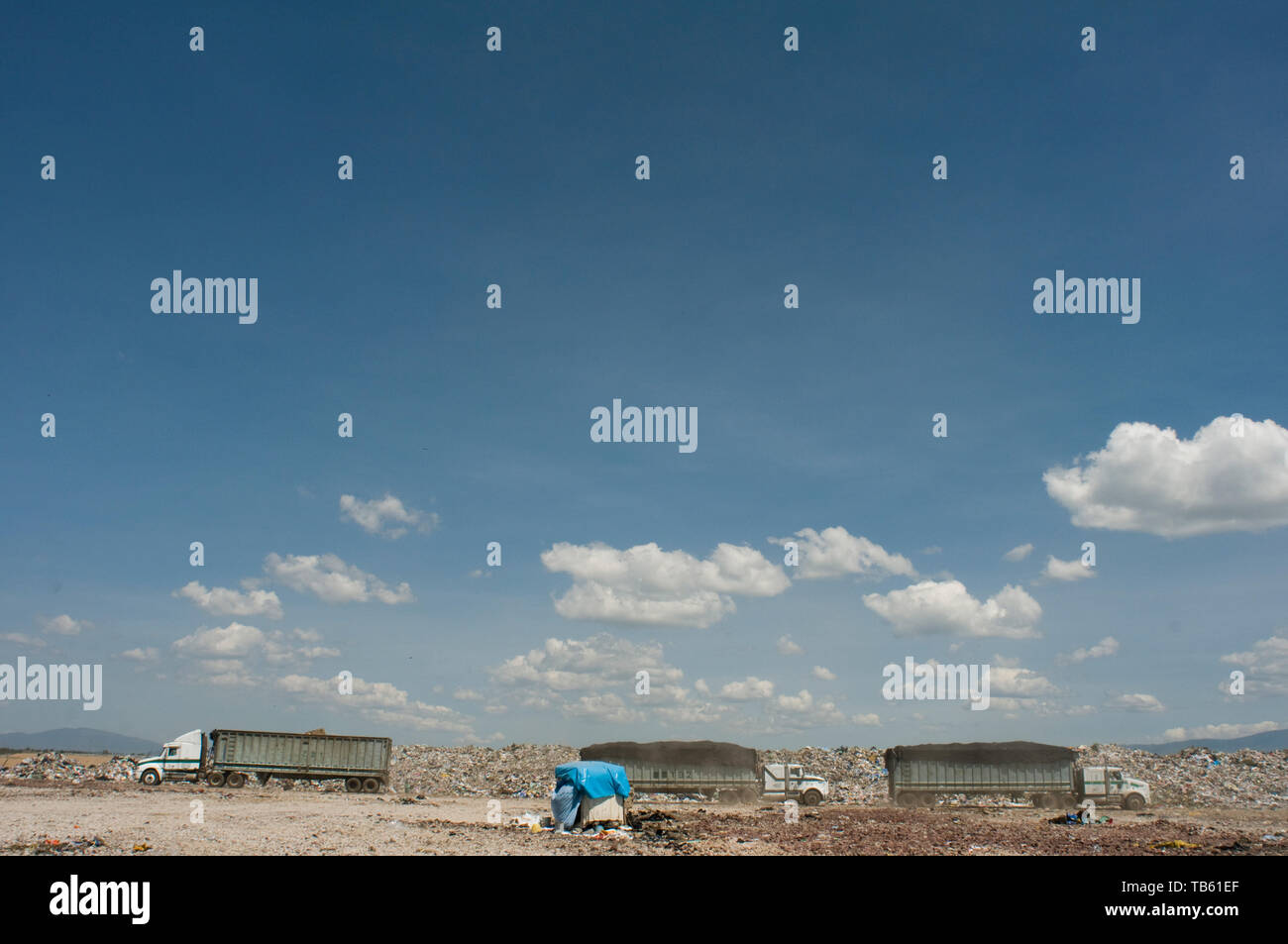 Mexico urban garbage hi-res stock photography and images - Alamy