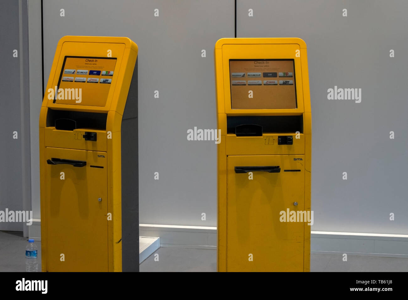 Self Check In Machine At Schiphol Airport The Netherlands 2019 Stock ...