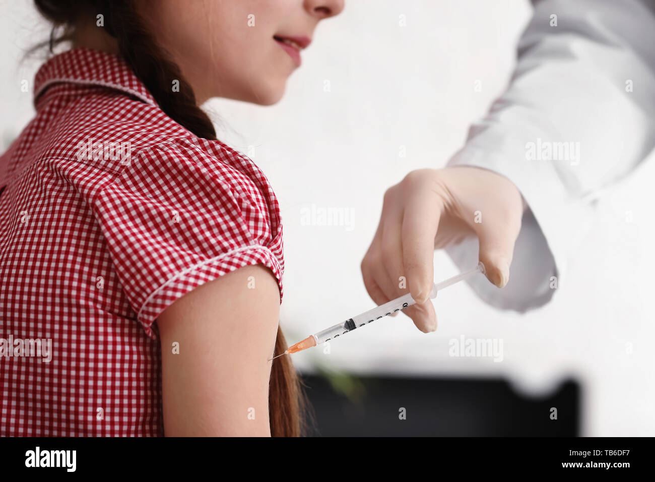 Insulin injection child hi-res stock photography and images - Alamy
