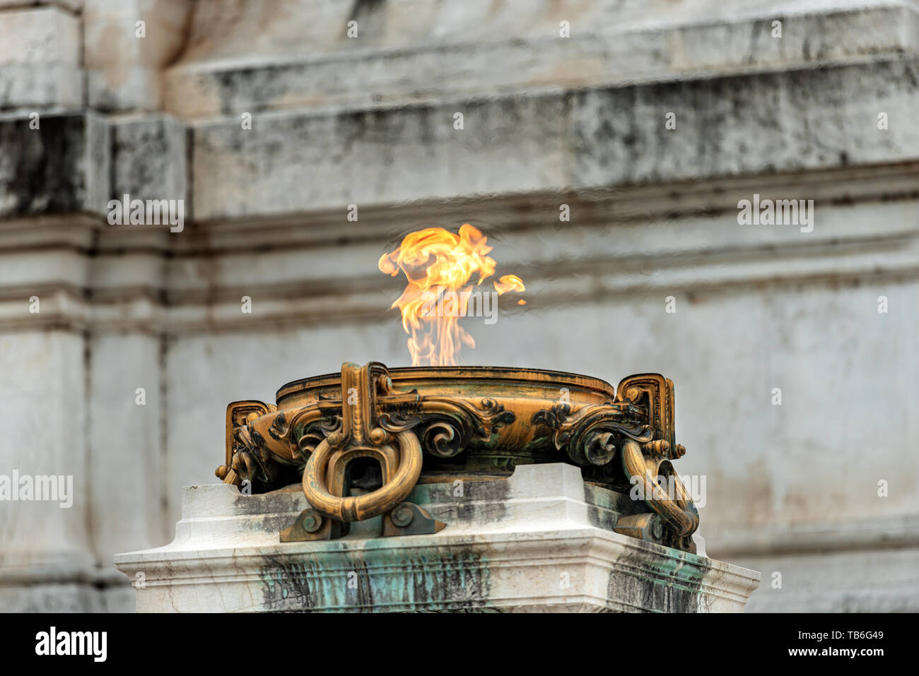 Eternal flame for the Italian Unknown Soldier memorial at the ...