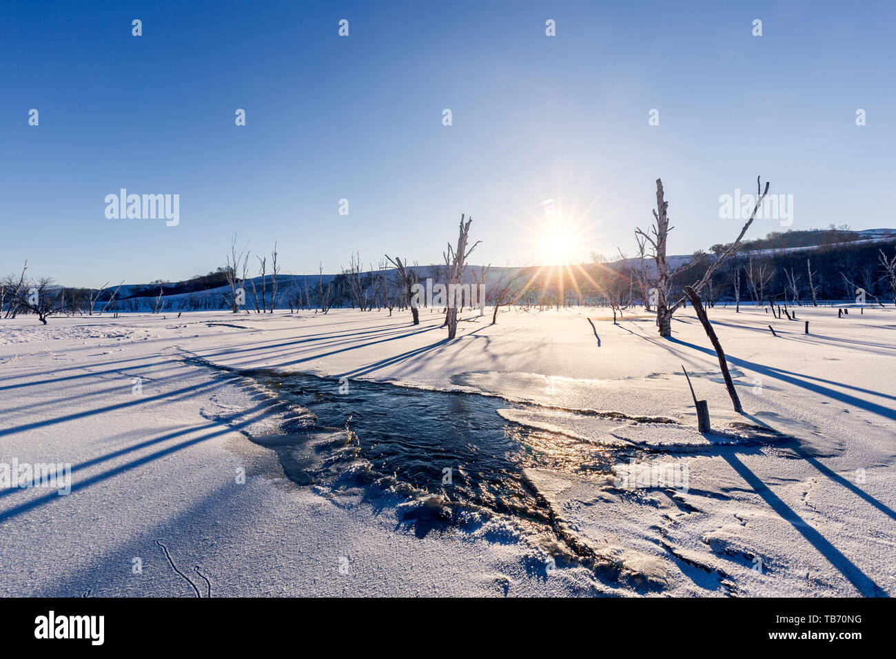 Frozen rivers in winter Stock Photo - Alamy
