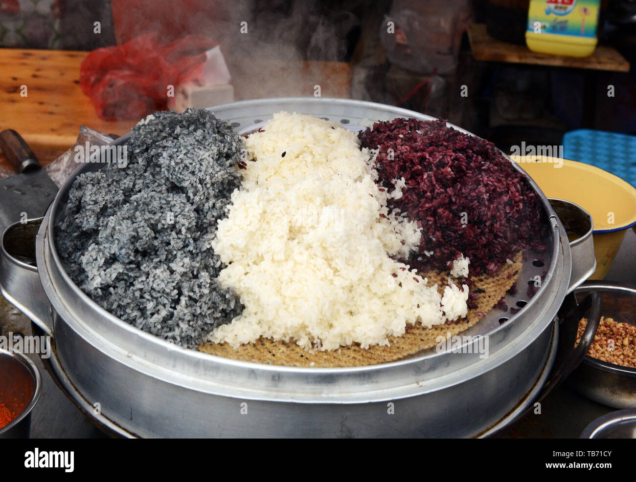 Black Rice , White Rice and Red rice Stock Photo - Alamy