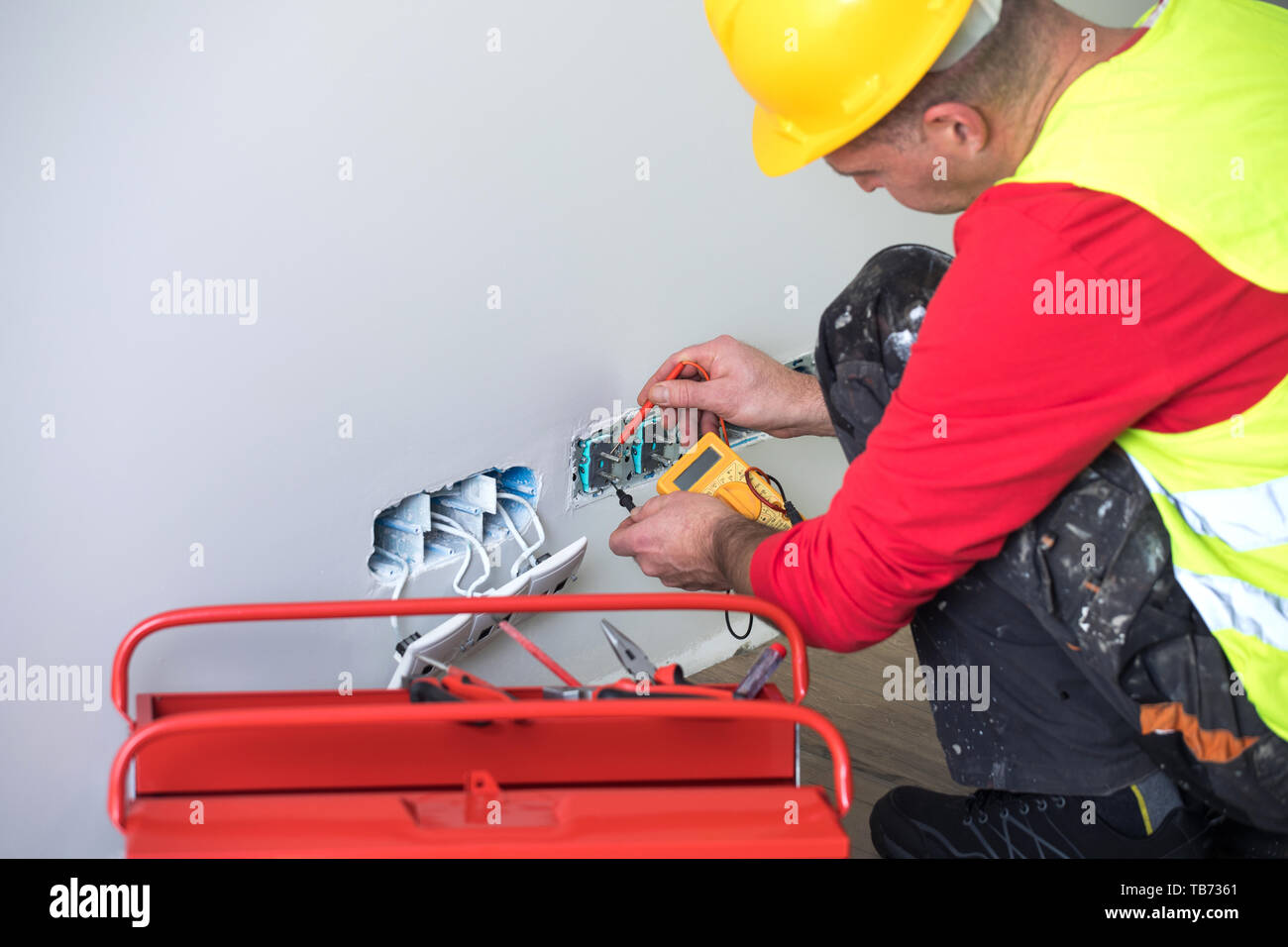 Installation cable hi-res stock photography and images - Alamy