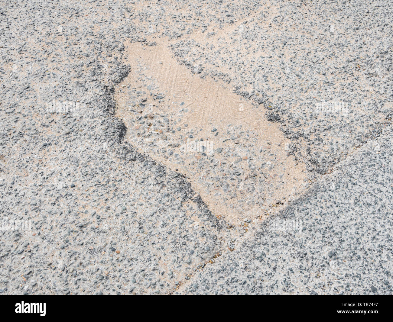Dusty road uk hi-res stock photography and images - Alamy