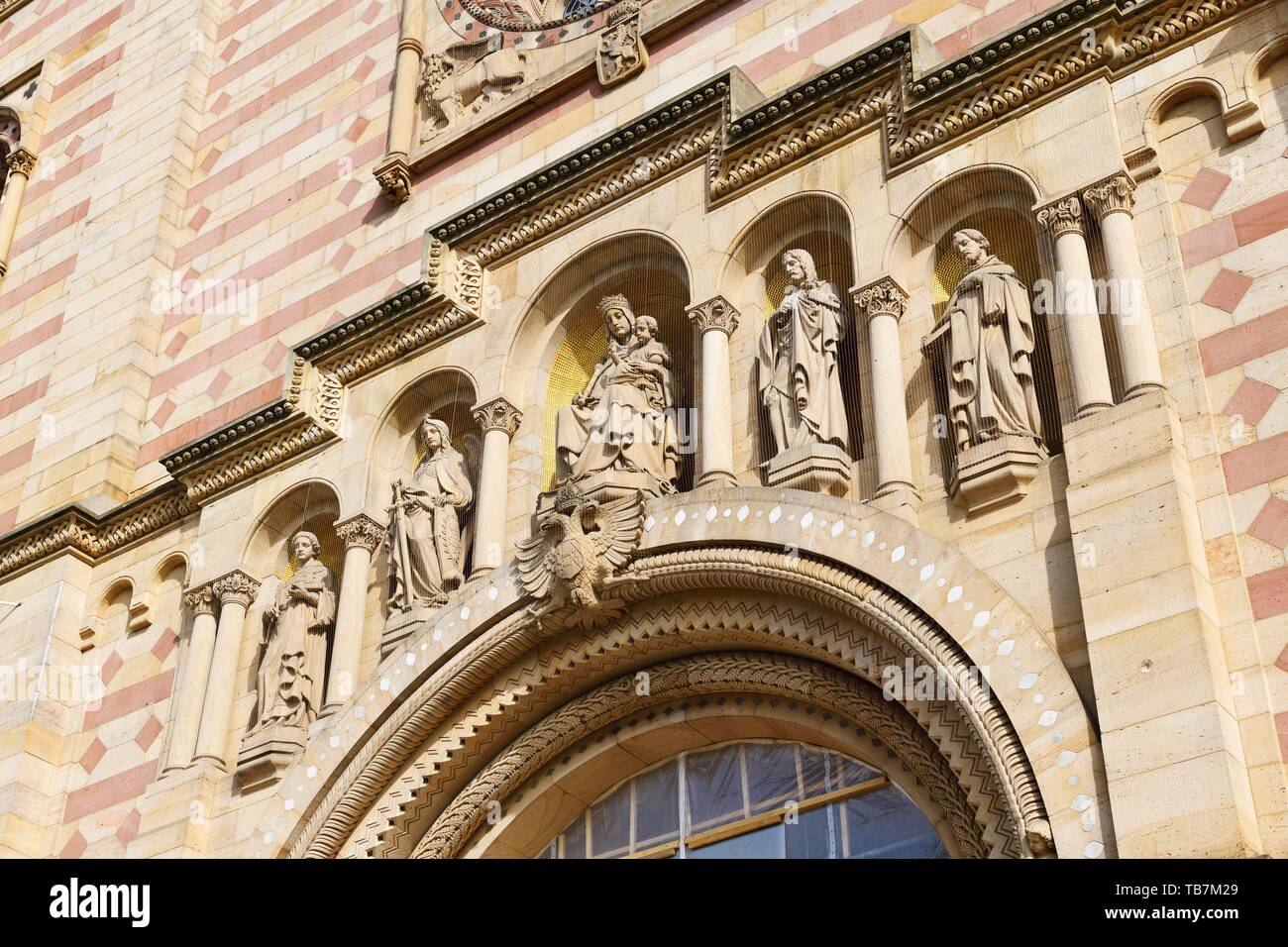 Patron saints of the cathedral on the western facade, figures Archangel ...
