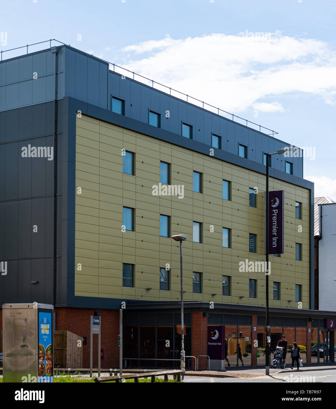 Premier inn hotel entrance hi-res stock photography and images - Alamy