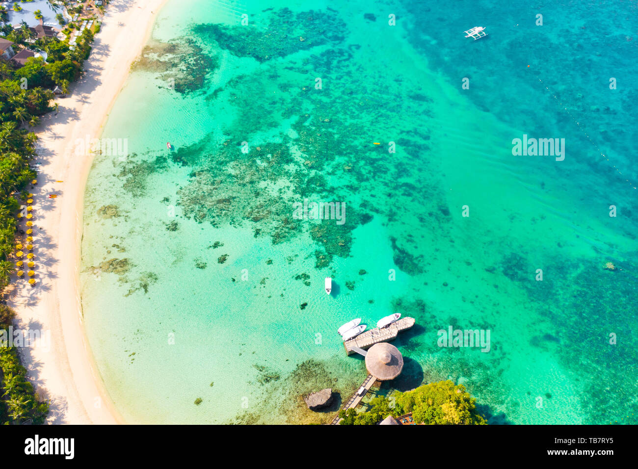 Beautiful Punta Bunga Beach on Boracay island, Philippines. White sandy ...