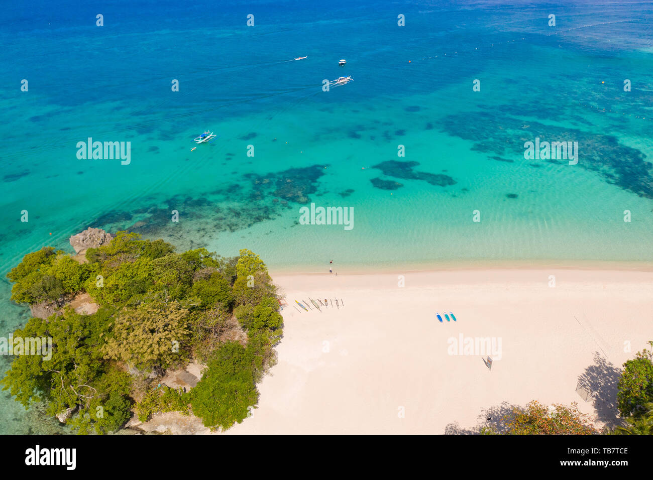 Beautiful Punta Bunga Beach on Boracay island, Philippines. White sandy ...
